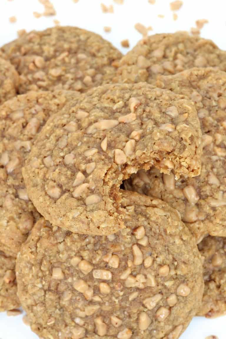 Brown Sugar Oatmeal Toffee Crunch Cookies - The BakerMama