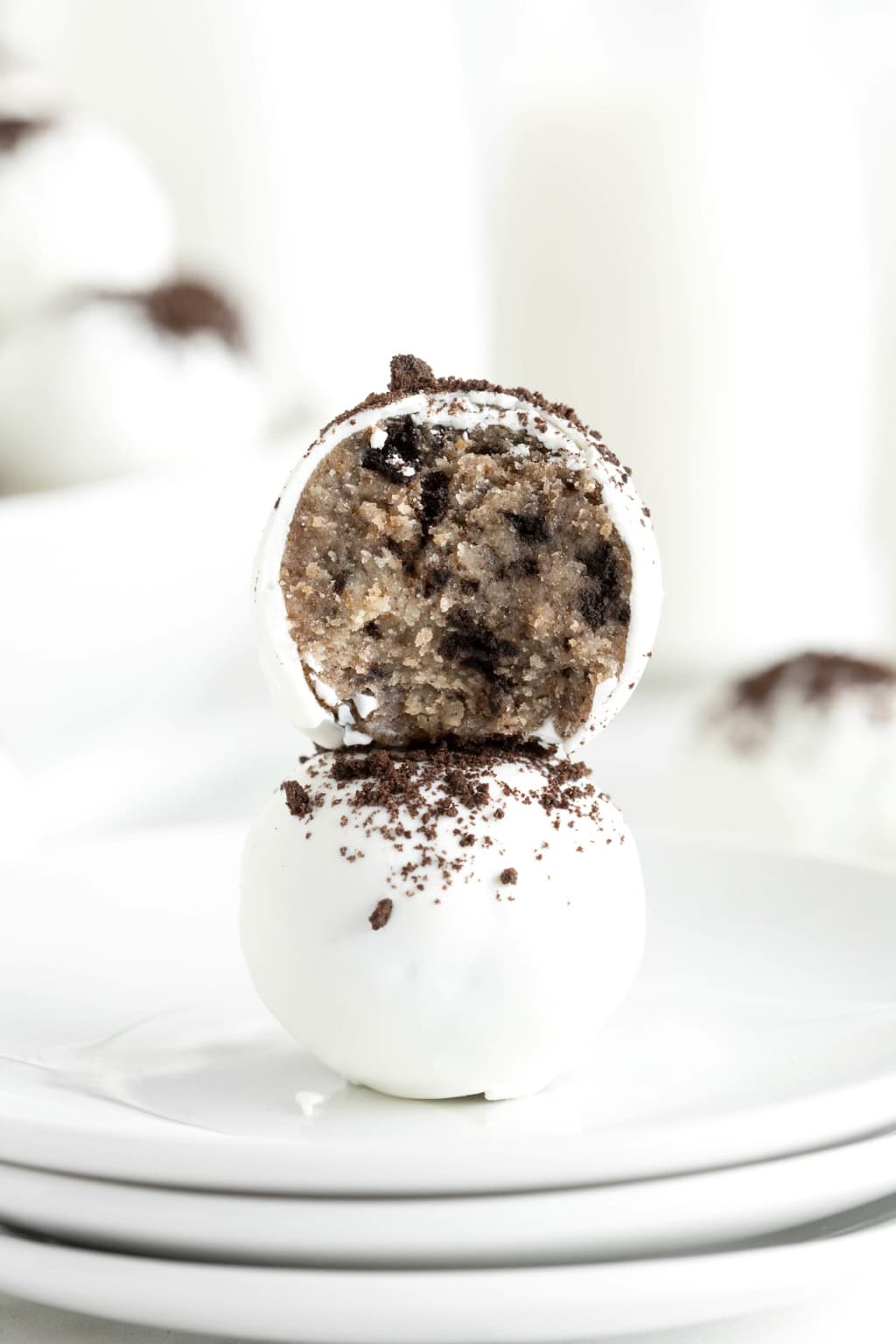 Oreo Cake Balls - The BakerMama