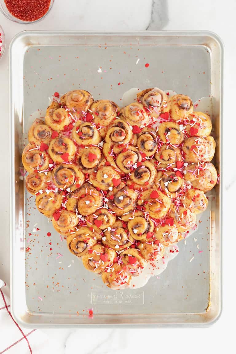 Pull-Apart Cinnamon Roll Heart - The BakerMama