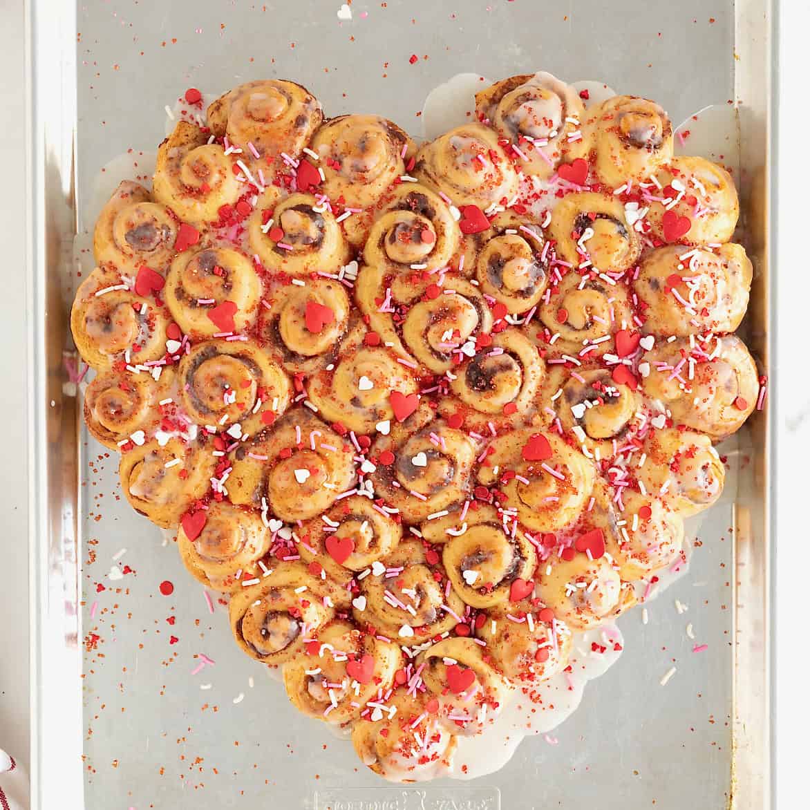 Pull-Apart Cinnamon Roll Heart - The BakerMama