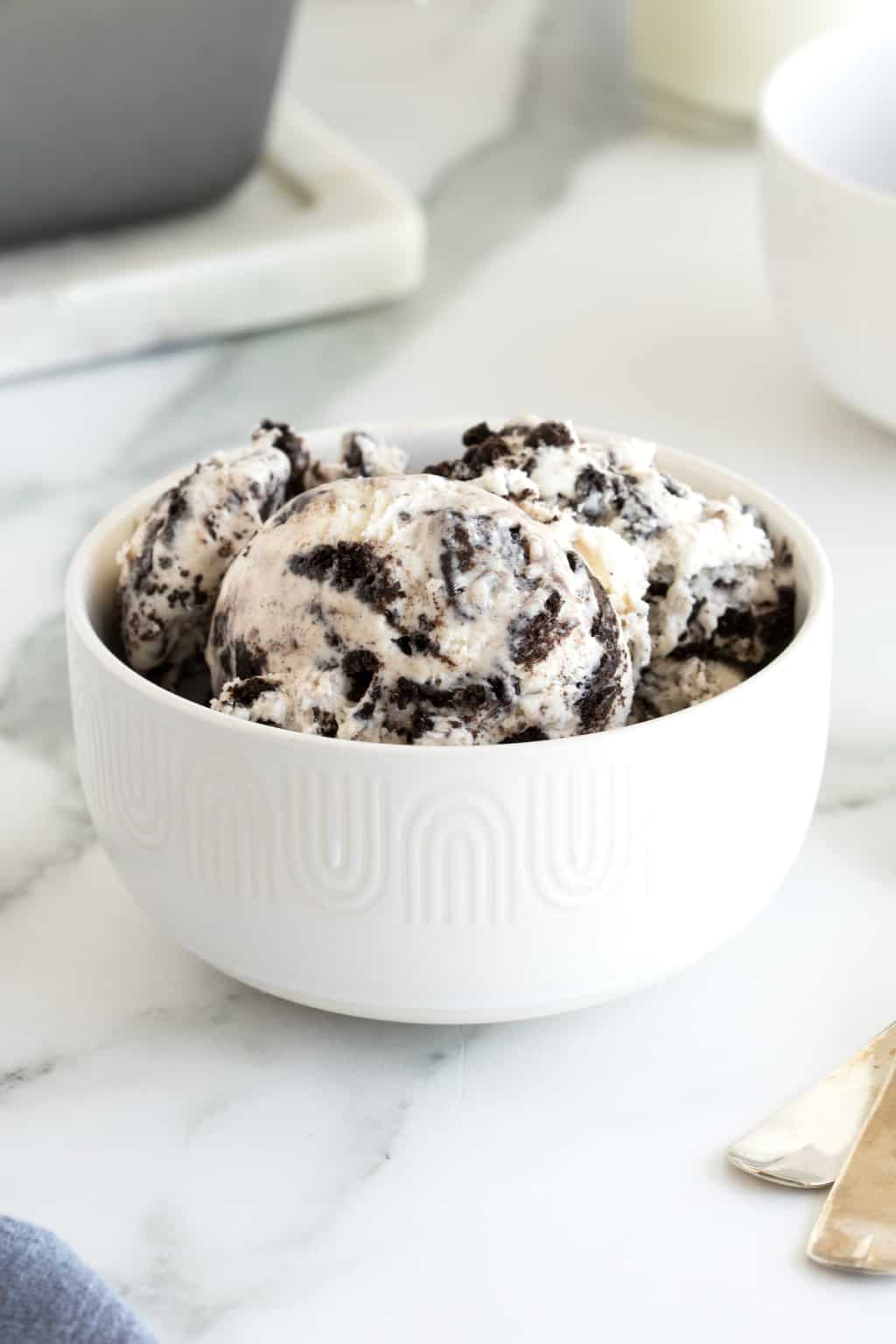 Cookies and Cream Ice Cream - The BakerMama