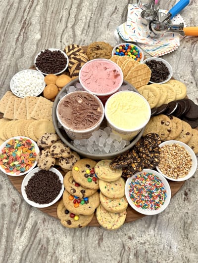 Build-Your-Own Cookie Ice Cream Sandwich Board - The BakerMama