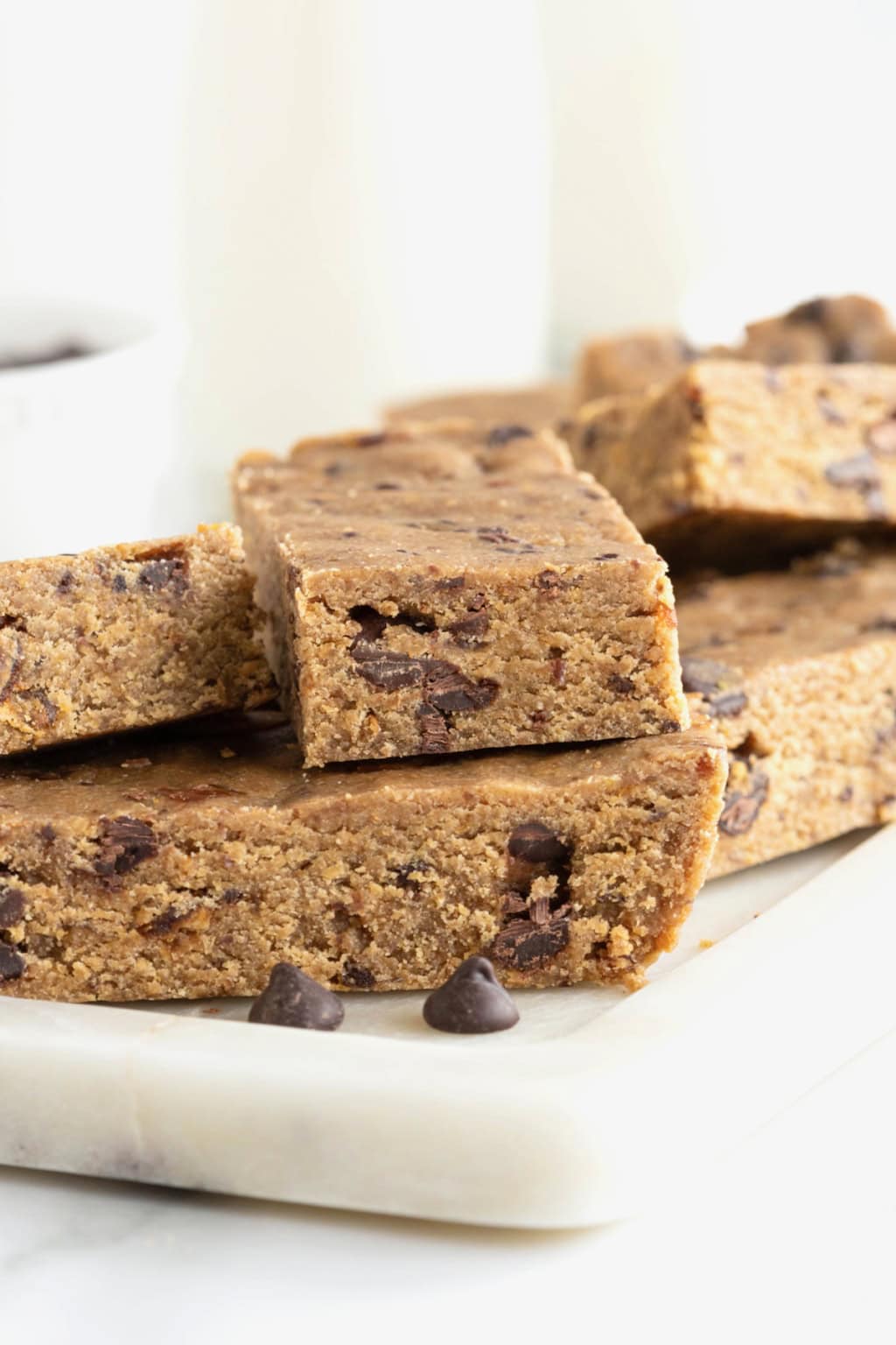 No-Bake Peanut Butter Chocolate Chip Breakfast Bars - The BakerMama