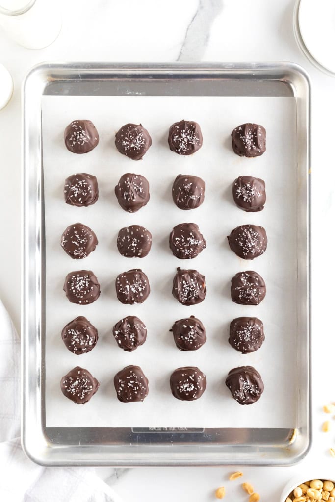 Take 5 Candy Bar Bites - The BakerMama