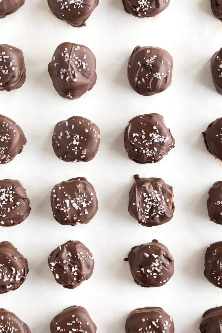 Take 5 Candy Bar Bites - The BakerMama