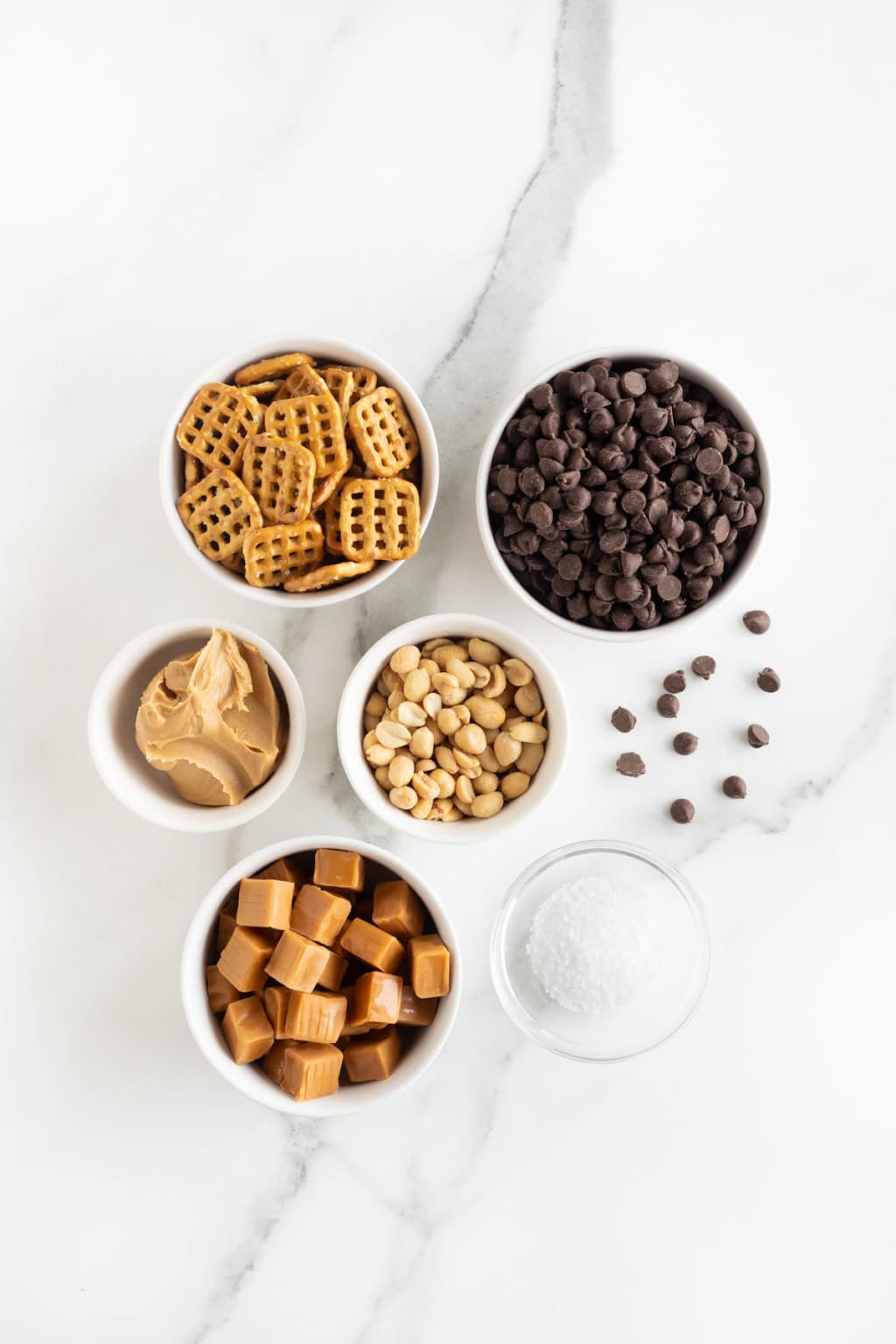 Take 5 Candy Bar Bites - The BakerMama